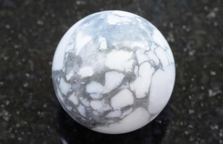 50 Best Crystals for Emotional Healing: Spiritual Guide