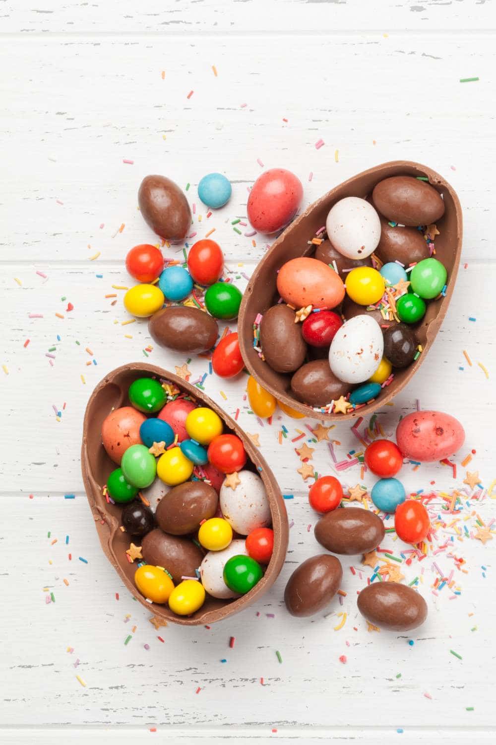 Chocolate Egg Filled with Mini Treats – Easy Easter Dessert